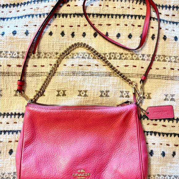 Coach | Bags | Coach Pink Leather Shoulder Bag With Textured Finish ...